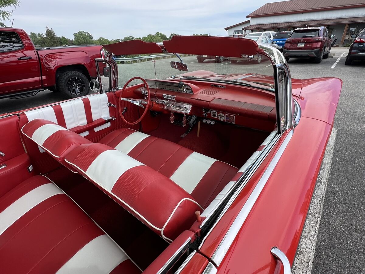Buick Convertible: Spotted this and had to grab a couple of pics...