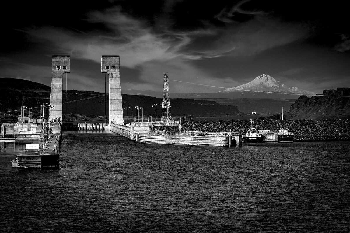 Columbia River Lock: In 2006, my wife and I took the Empress Steamboat ...