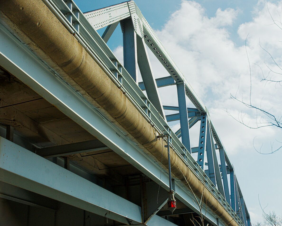 Harlem Avenue Bridge: Thousands use it. Nobody "sees" it 😒😒😒...