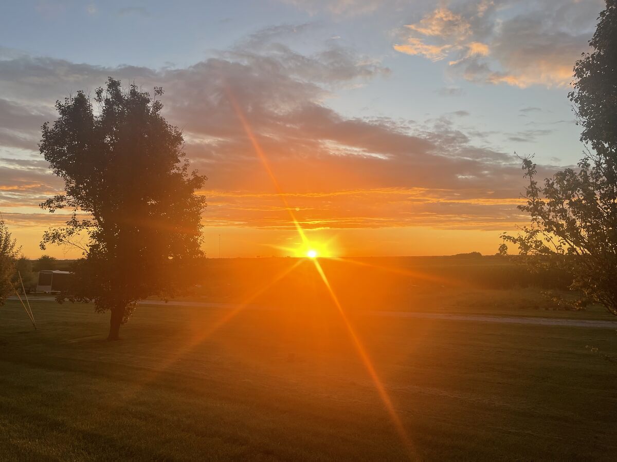 Sunrise in Emma, MO: Over the horizon...