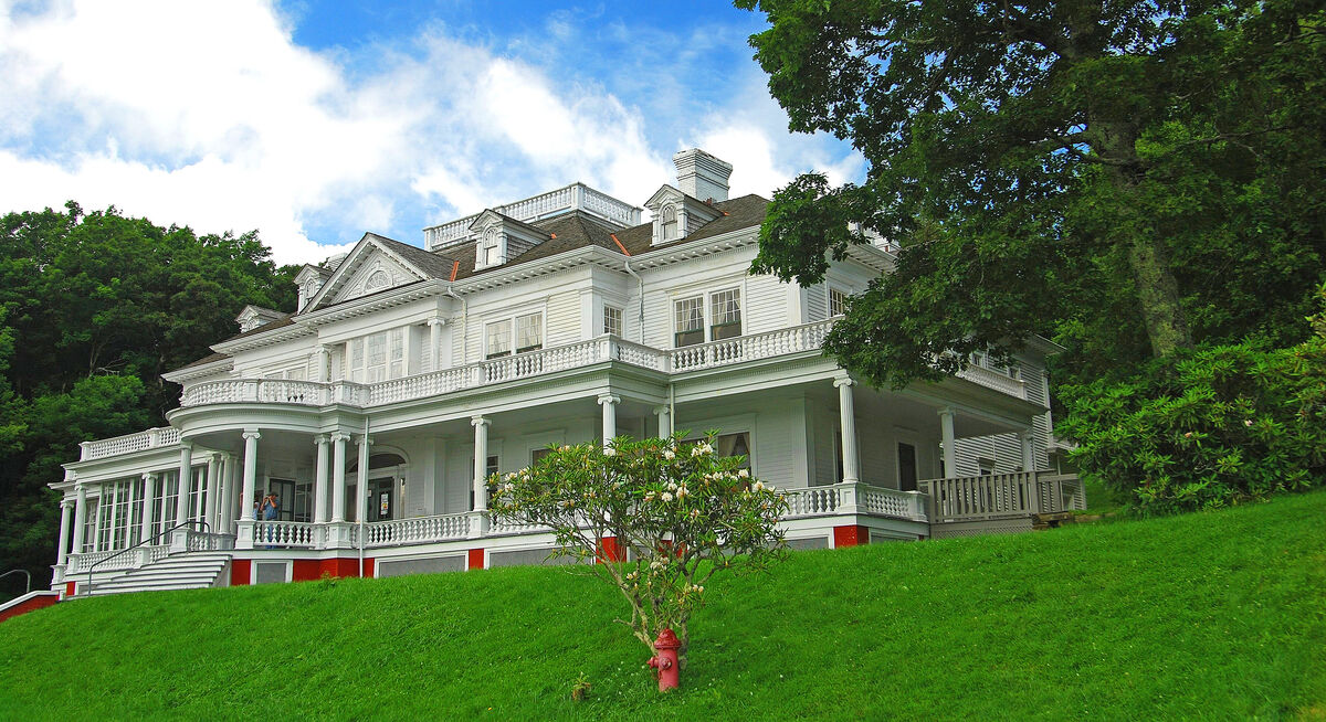 Moses Cone Estate And Park: Moses Cone, a textile magnate, acquired ...