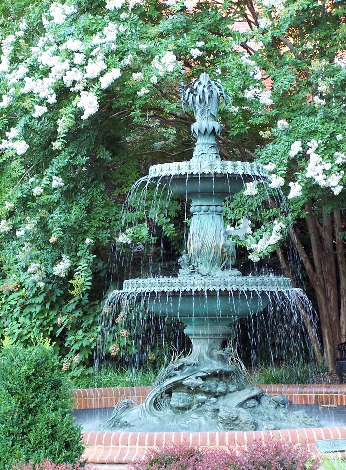 Fountain at the Governor's House: A Victorian-style fountain in the ...