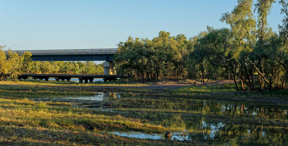The Georgina River Queensland, Australia: Located in an arid zone in ...