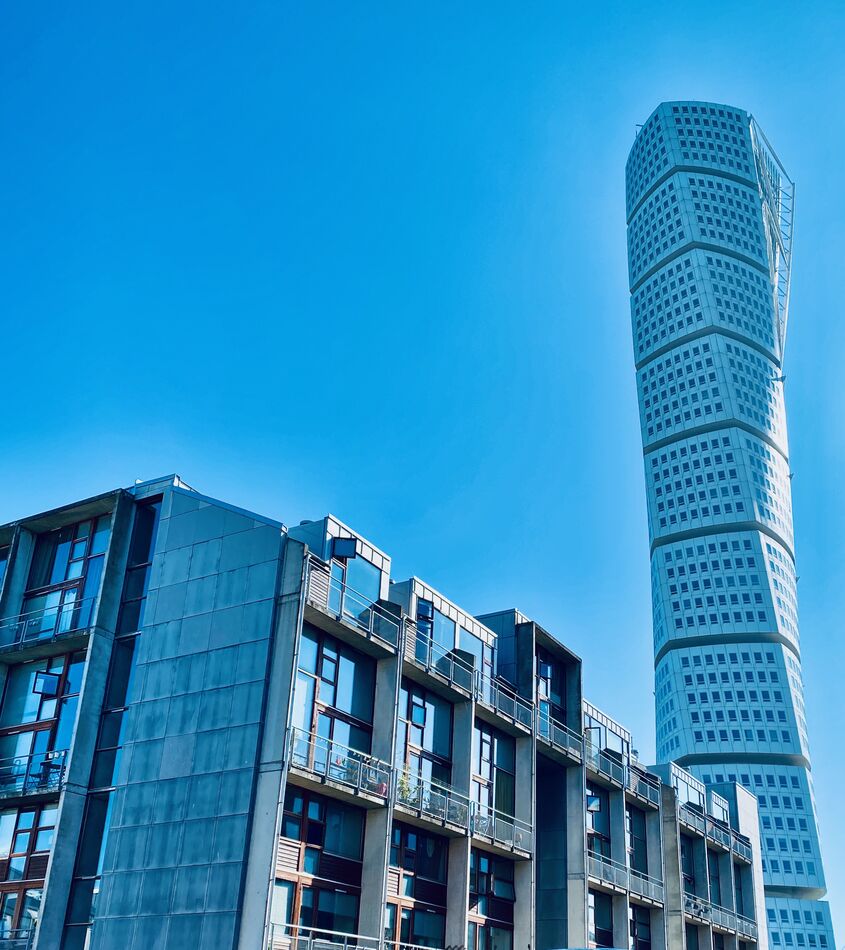 THE TURNING TORSO: Designed by the Spanish architect Santiago Calatrava ...