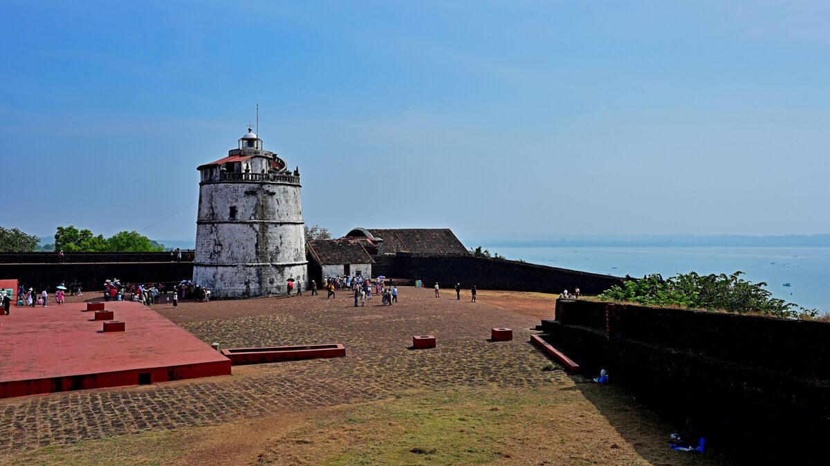 Goa : forts, river, and ocean views: The Portuguese colonized a small ...