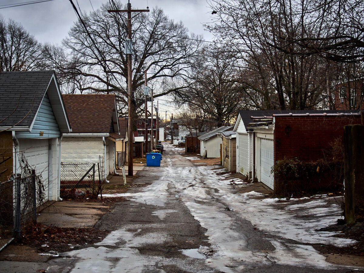 Cruising the Alleys: A pretty dreary day and I just walked around the ...
