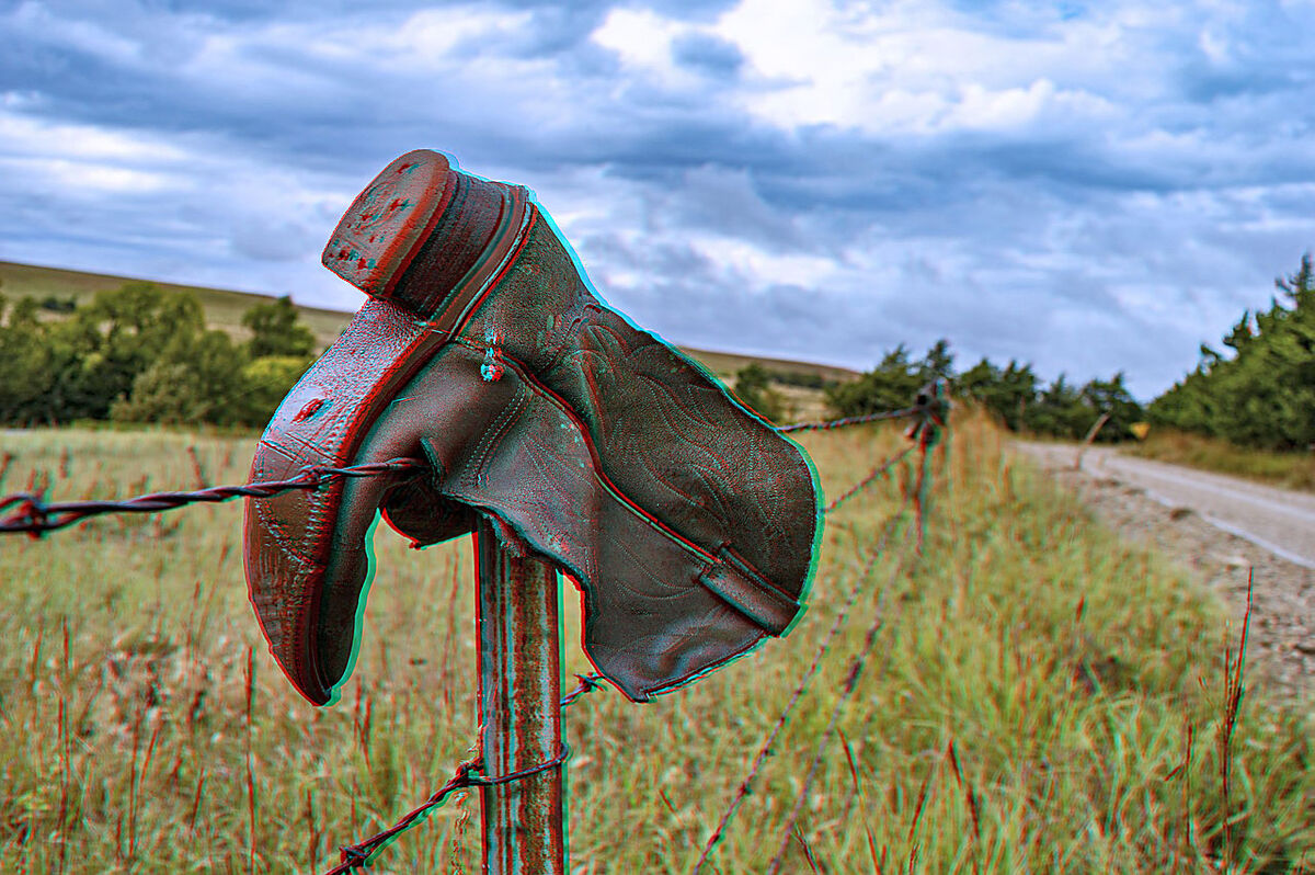 3D - A Discarded Boot Scene: Anaglyphic glasses rerequired to view it ...