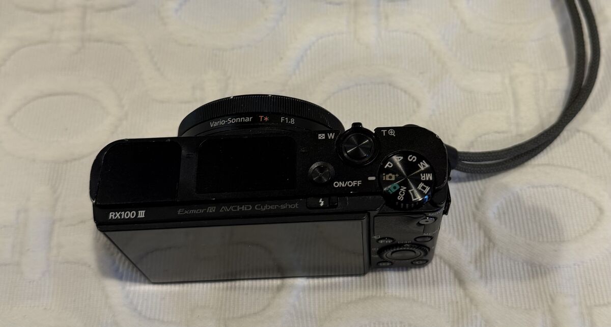 SOLD! Sony RX100 III M3: Great condition, lens and screen look near new ...