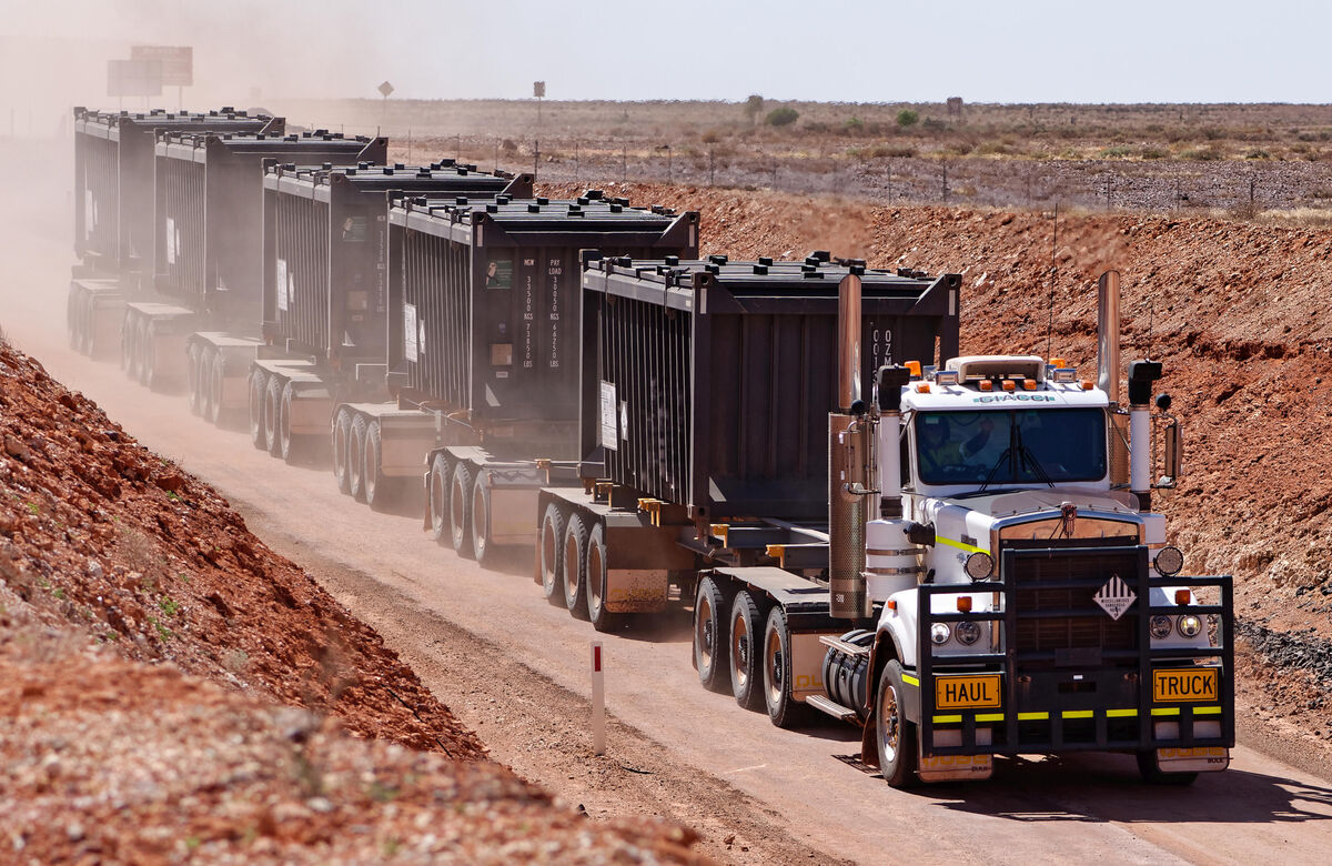 Mine Haul Road Trains: Some mine haul contractors in Australia run ...