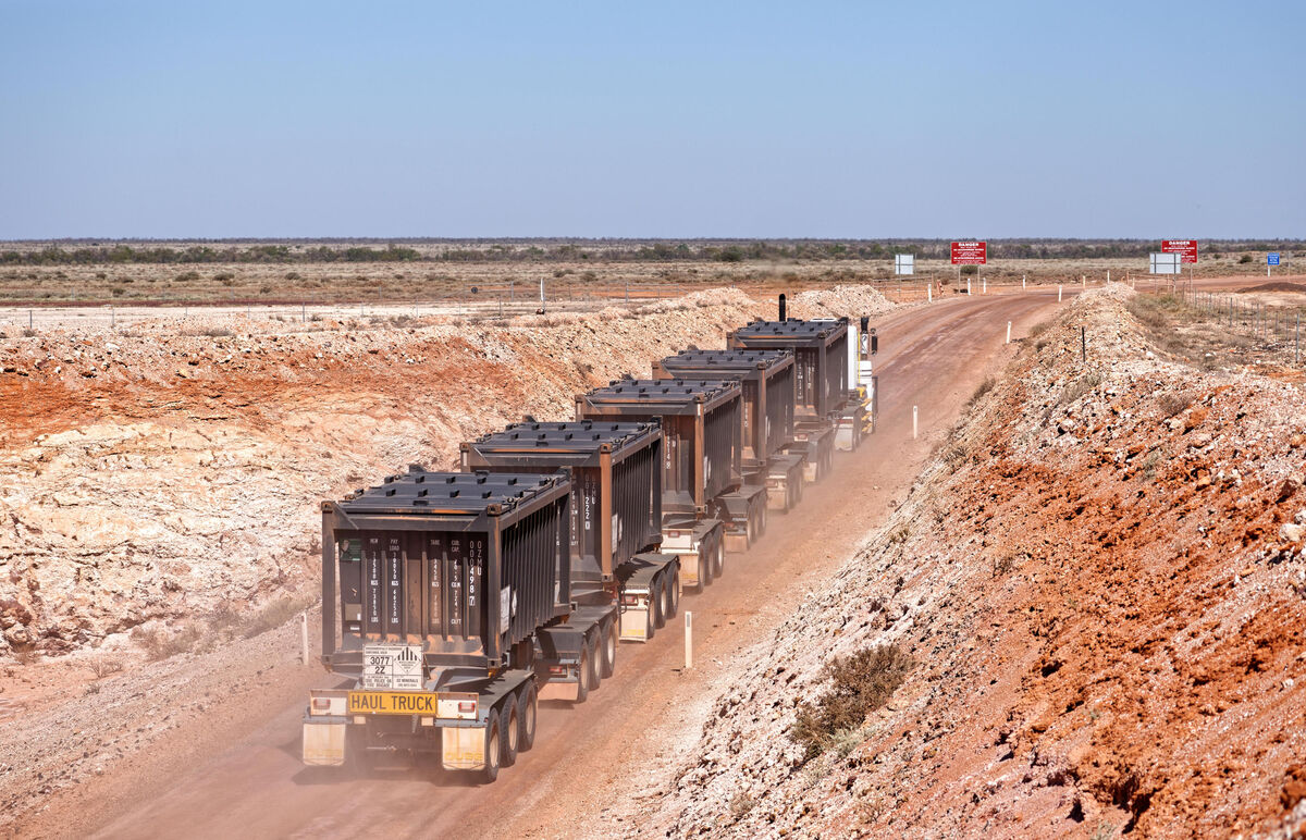 Mine Haul Road Trains: Some mine haul contractors in Australia run ...