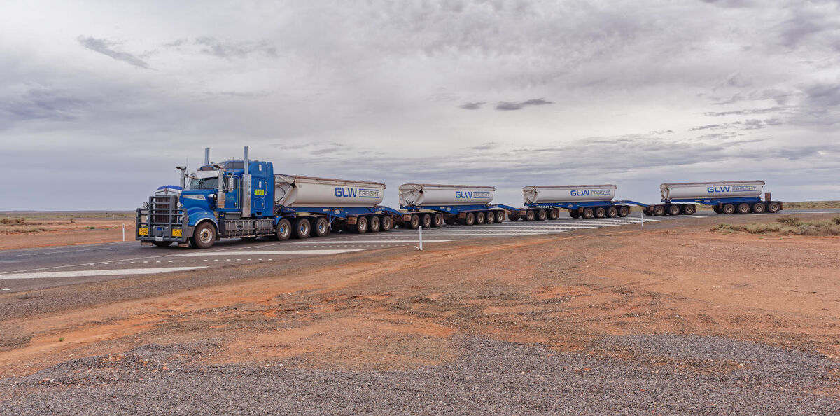Mine Haul Road Trains: Some mine haul contractors in Australia run ...