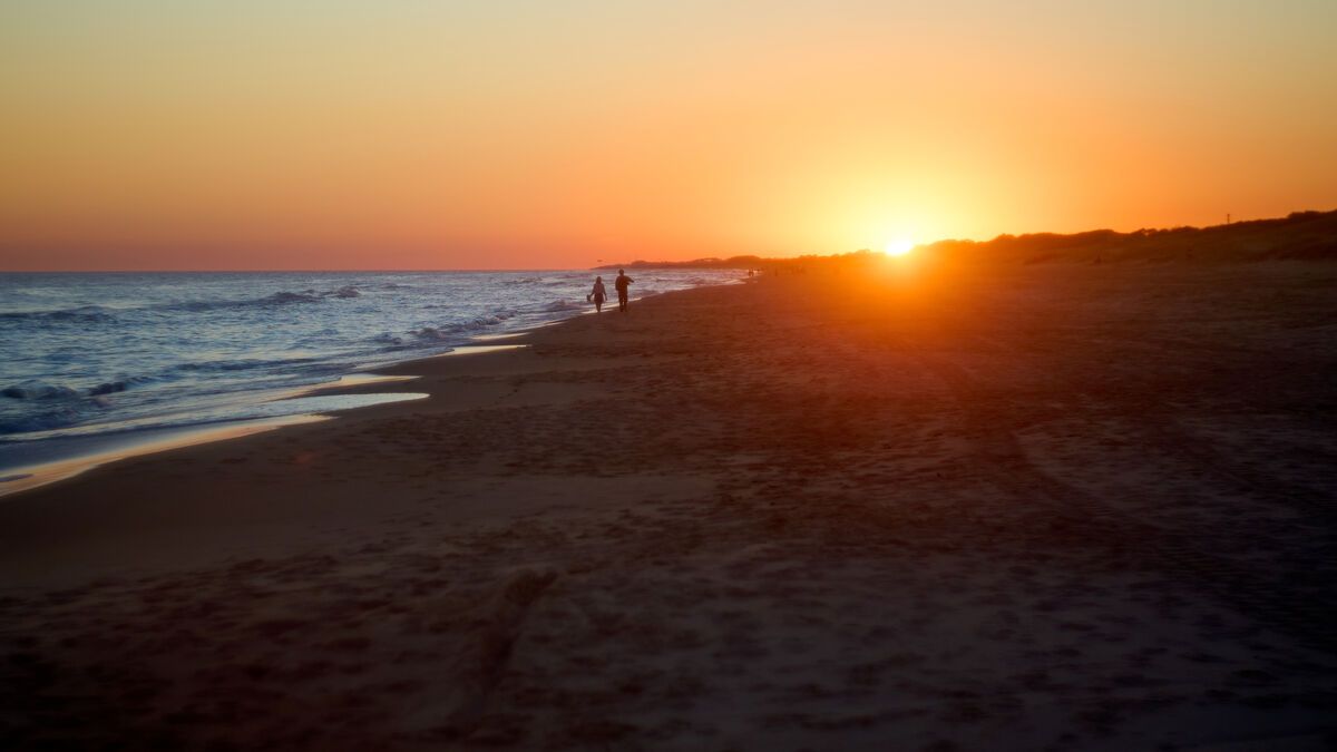 Spring Beach Sunset - with CCCP taste: Shot at El Pinar Beach, in ...