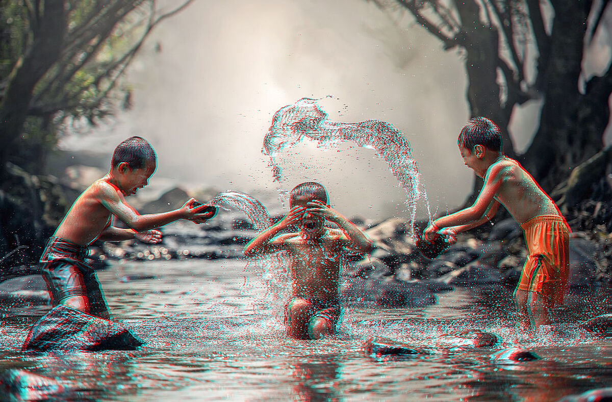 3D -Water Fun: Anaglyphic glasses are required to view it in 3D. Picture Credit: Sasint on ...