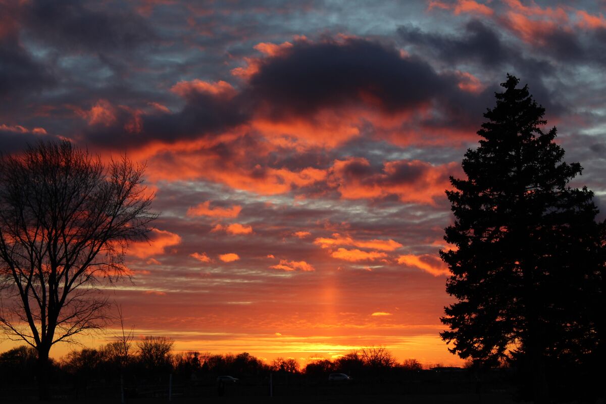 Minnesota Sunset: Sunset over Moore Lake, Minnesota Feb 28, 2025.