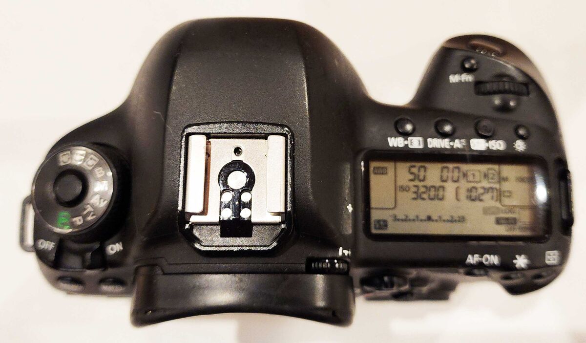 Canon 5D Mark IV: Canon DSLR 5D Mark IV in excellent physical and ...