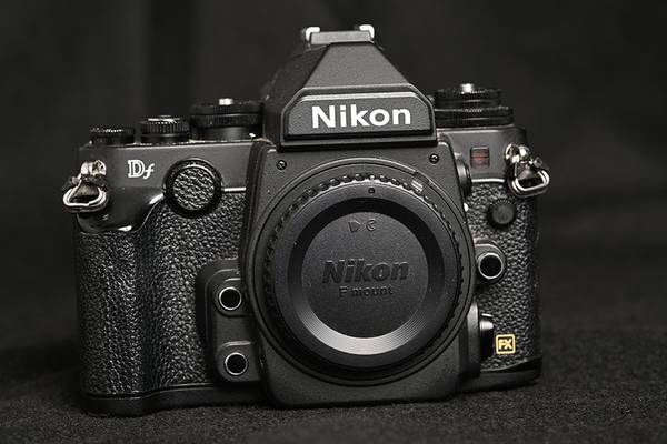 Black Nikon DF body w/ 2 batteries - $1,050: Nikon Df 16 MP FX, 5.5 FPS, ISO 204,800 Nikon Df ...