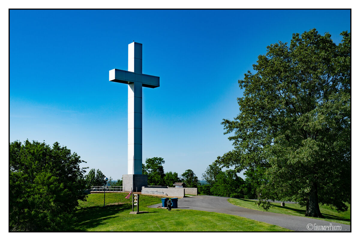 Fort Jefferson Memorial Cross near Paducah KY: Up close views of the ...