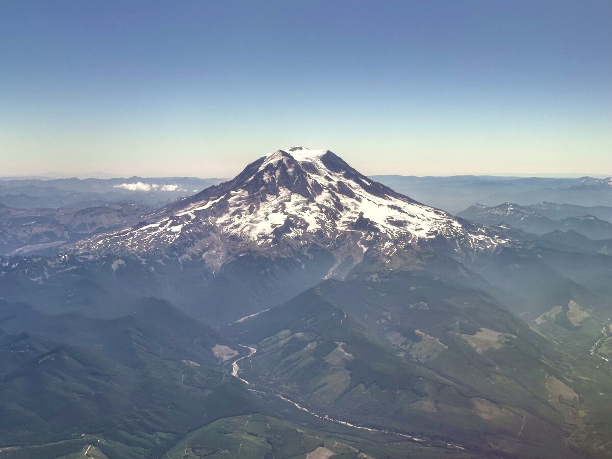 Mount Rainier from 32000: There’s at least 3 different places here on ...