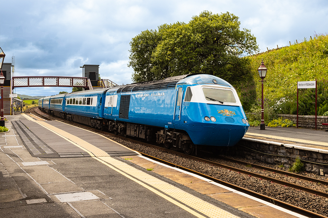 WW14226-1-Midland-Pullman-at-Horton-Station: I sell printed mugs and ...