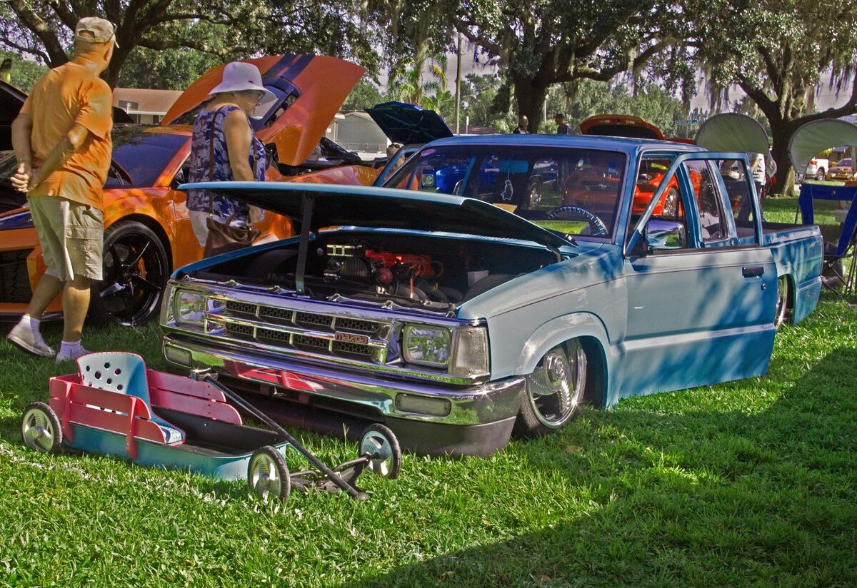 Lo-Ridah Mazda Pick-up: Custom low rider Mazda Pick-up and matching ...