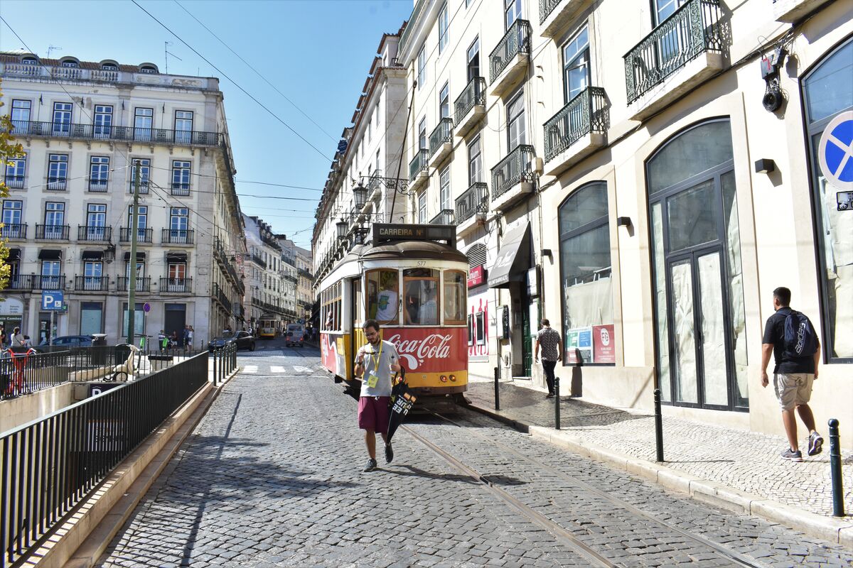Hello to all Photo lovers: Hello, Iam from Lisbon, Portugal, I a love ...