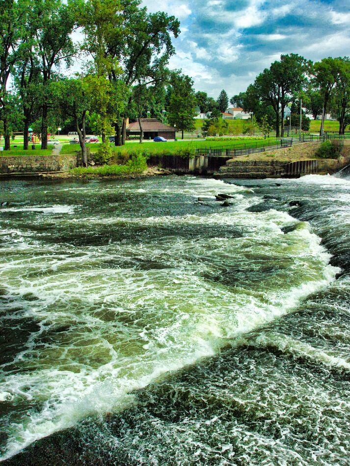 Saint Joseph River Sight: Summer in full bloom 🌊🌊🌊🌊...