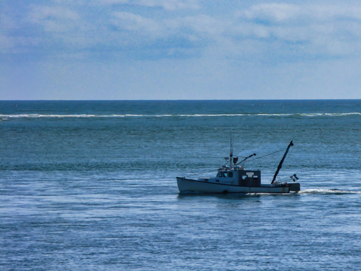 Cape Cod 2008 - Chatham Waterfront Scenes: From the lighthouse parking ...