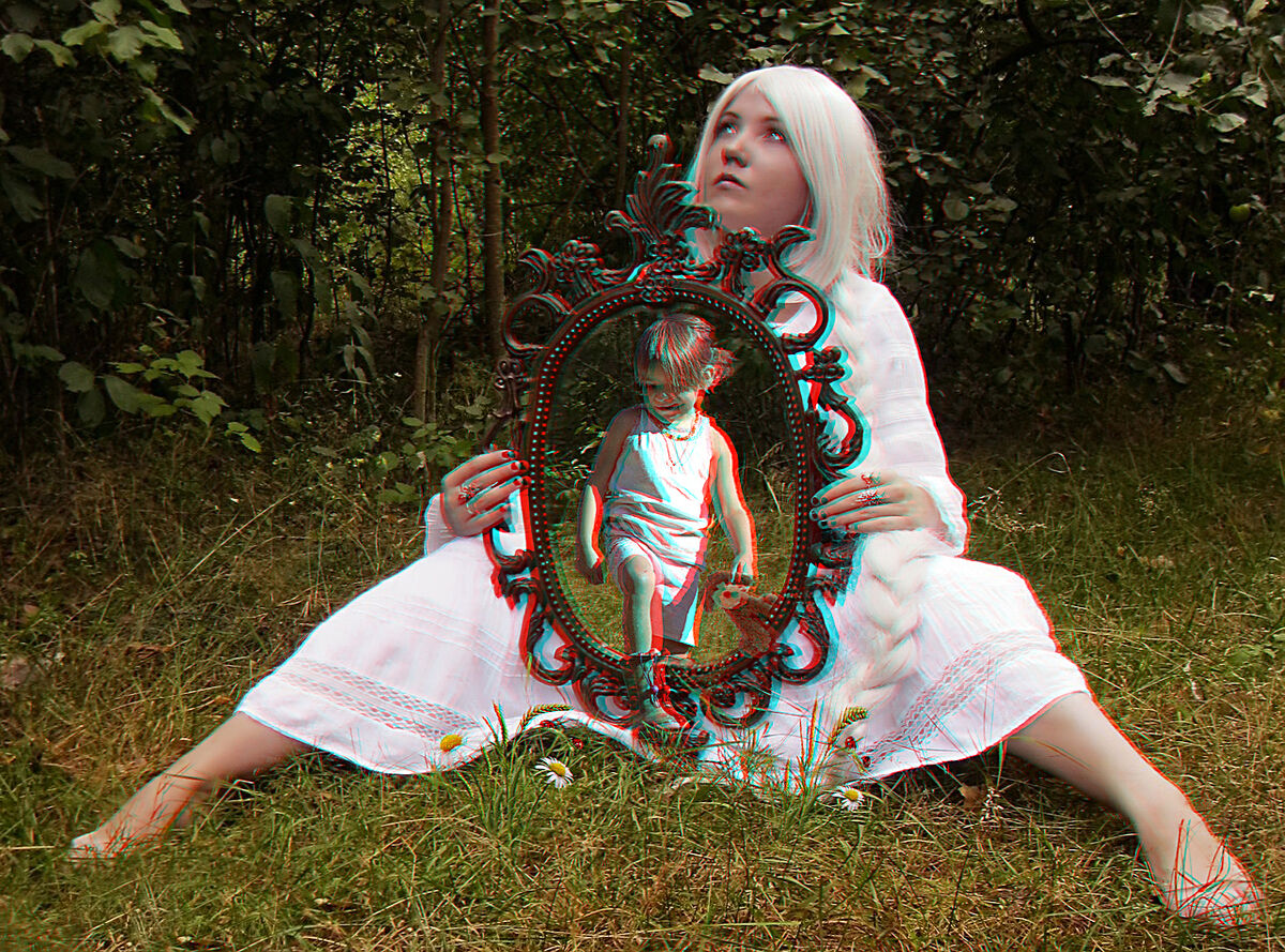 3D - Art? Anaglyphic glasses are required to view it in 3D. Picture ...