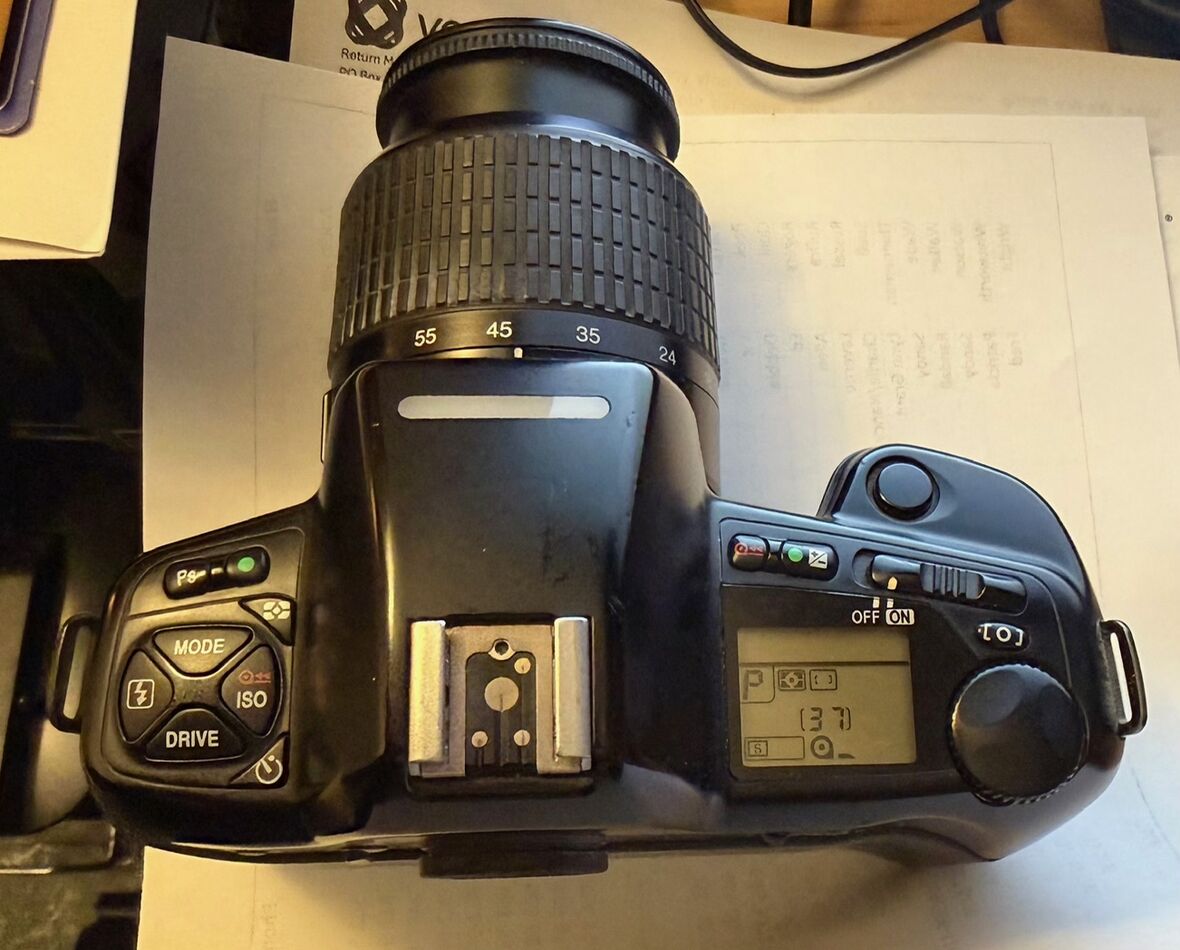 Nikon N90s: Picked up an old Nikon N90s - Powered up ok - the screen ...