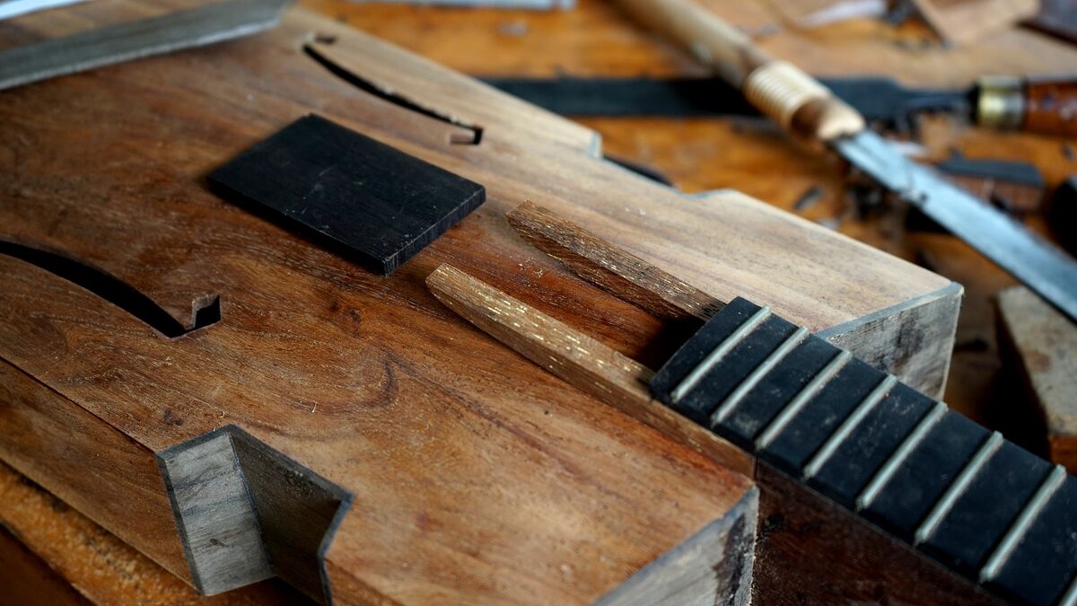 Still Tarting Up Old Instruments and A Flag Called "Wilson": This tenor ...