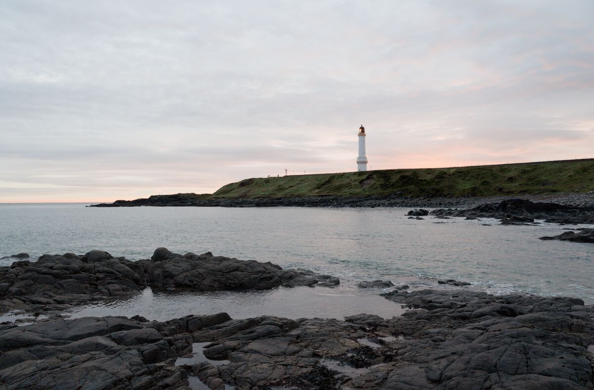 My Image Your Edit:- Girdleness Lighthouse: The JPG and the TIFF below ...