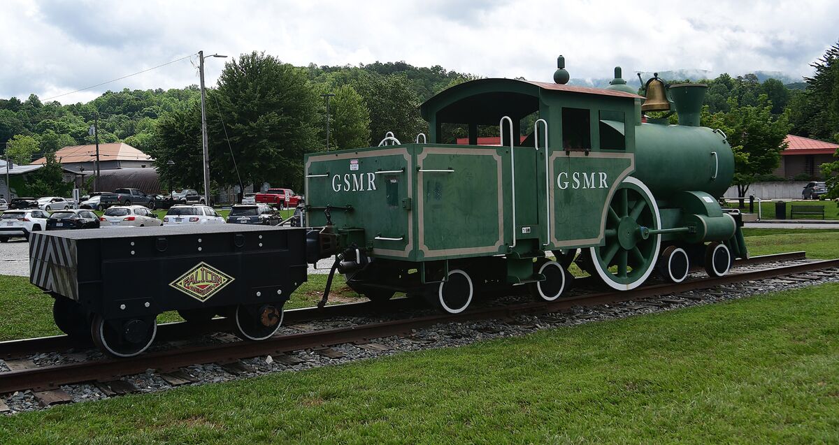 A unique, small, steam train engine: I'll confess, right up front, that ...