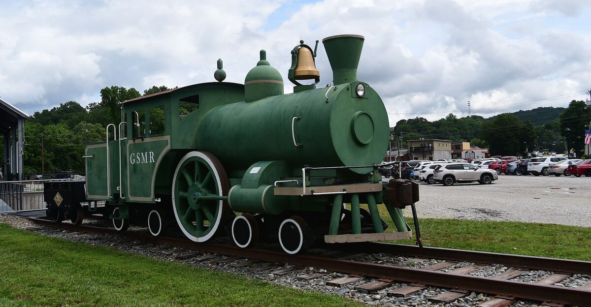 A unique, small, steam train engine: I'll confess, right up front, that ...