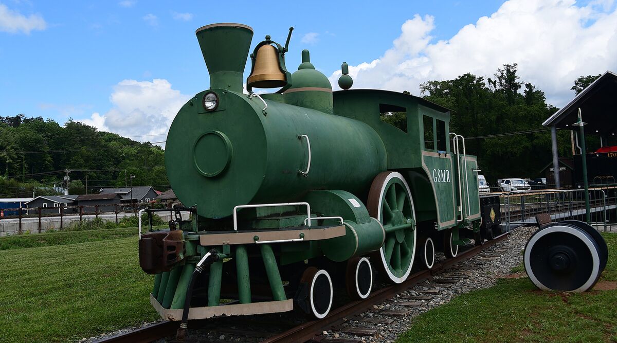 A unique, small, steam train engine: I'll confess, right up front, that ...